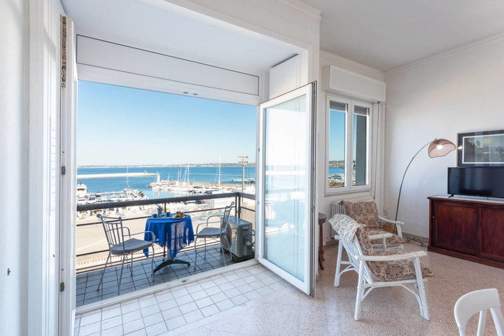 120 M² Ferienwohnung ∙ 1 Schlafzimmer ∙ 8 Gäste - Gallipoli
