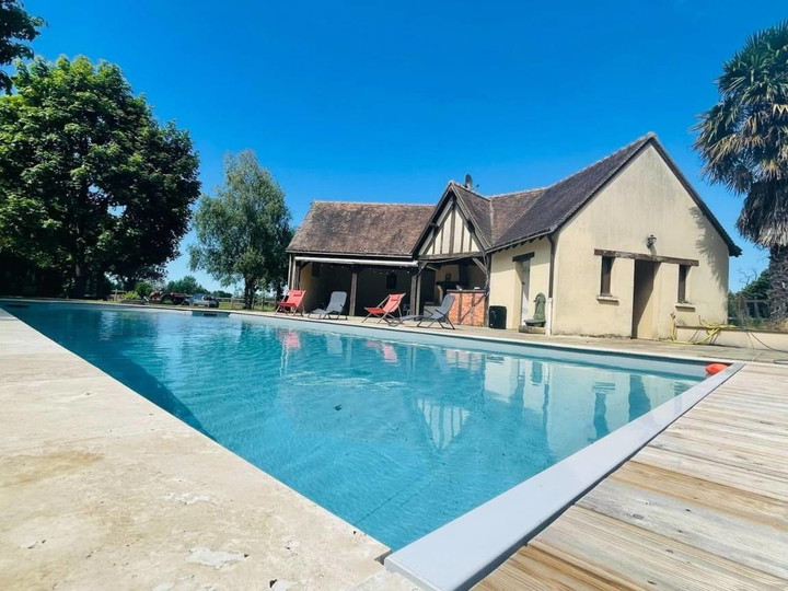400 M² Cottage ∙ 5 Chambres ∙ 15 Personnes - La Flèche
