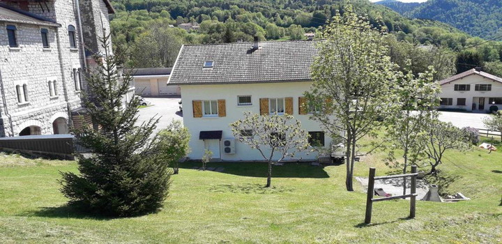 96 M² Gîte ∙ 3 Chambres ∙ 6 Personnes - Saint-Claude