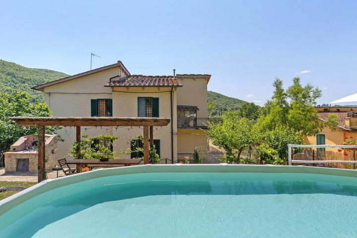 126 M² House ∙ 2 Bedrooms ∙ 6 Guests - Radda in Chianti