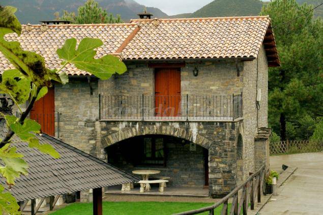 Cottage ∙ 29 Bedrooms ∙ 6 Guests - Pyrenees