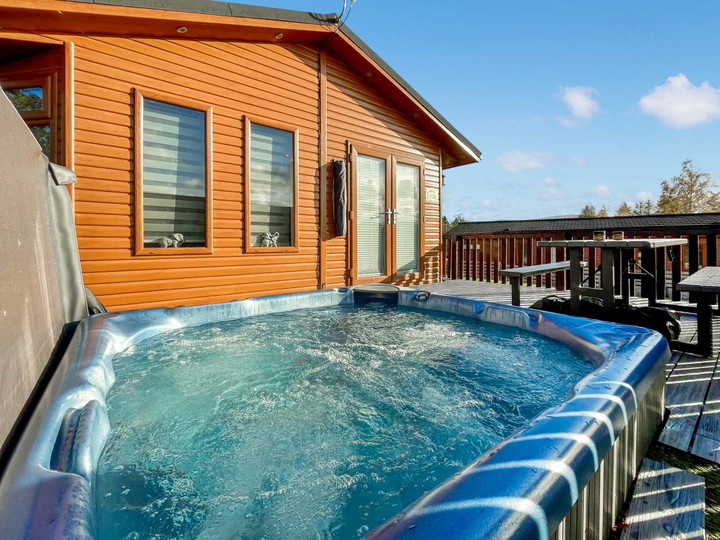 Cottage ∙ 4 Bedrooms ∙ 8 Guests - Banchory