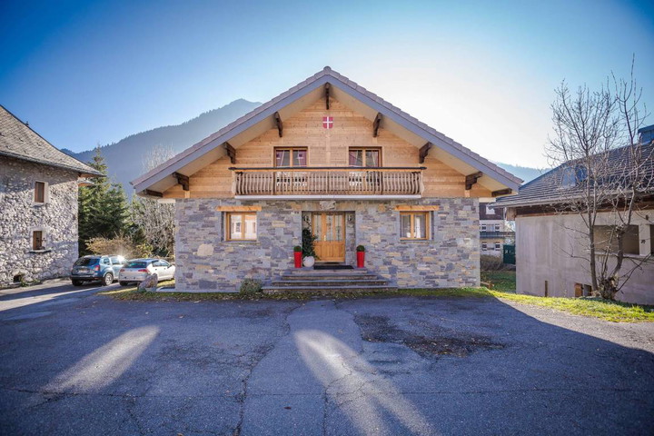 250 M² Maison De Vacances ∙ 8 Chambres ∙ 15 Personnes - Abondance