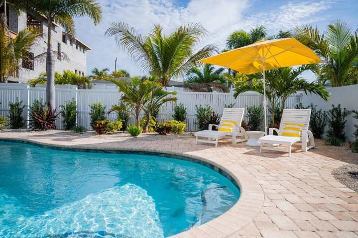 119 M² Cottage ∙ 3 Bedrooms ∙ 6 Guests - Anna Maria, FL