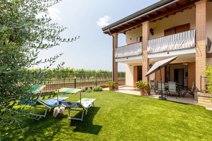 75 M² Apartamento ∙ 2 Habitaciones ∙ 6 Huéspedes - Sirmione