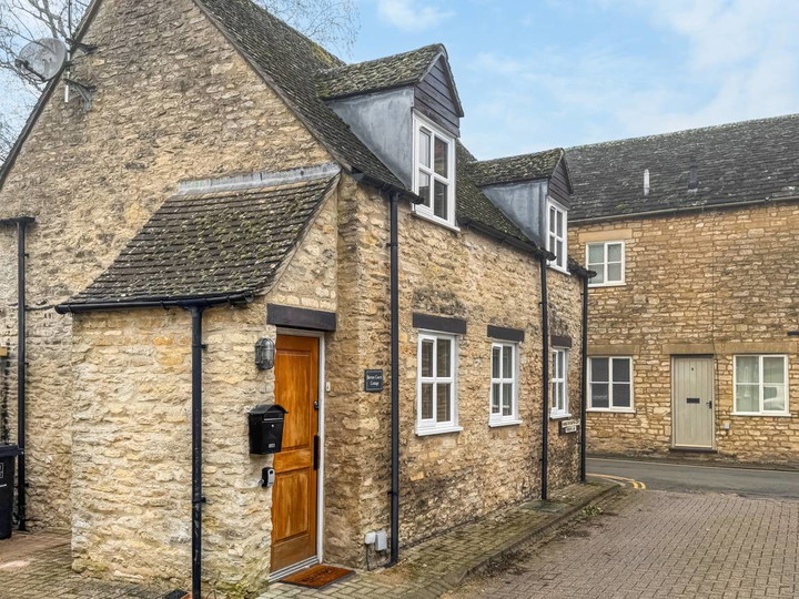 Cottage ∙ 1 Bedroom ∙ 2 Guests - Cirencester