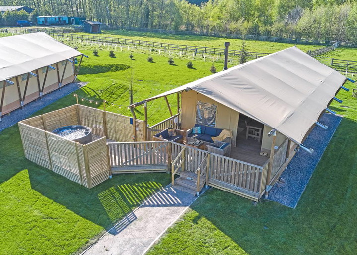Tent ∙ 2 Bedrooms ∙ 4 Guests - Wiltshire