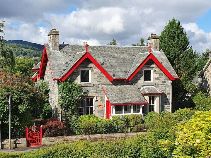 Cottage ∙ 5 Bedrooms ∙ 10 Guests - Kenmore
