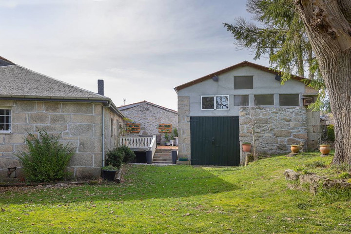 260 M² Casa Rural ∙ 5 Habitaciones ∙ 10 Huéspedes - Castro Caldelas