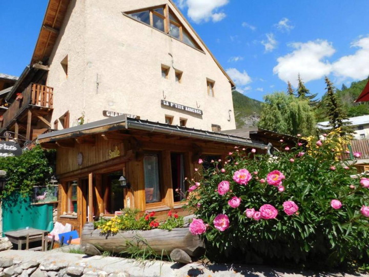 250 M² Huis ∙ 6 Slaapkamers ∙ 21 Gasten - Arvieux