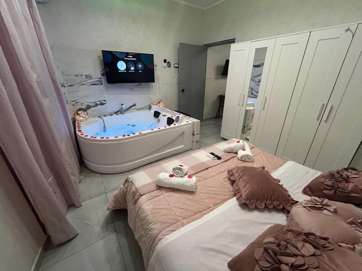 Apartment ∙ 1 Bedroom ∙ 4 Guests - Naples, Italie