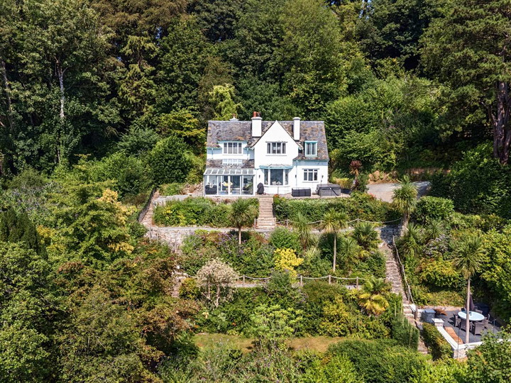 Cottage ∙ 4 Bedrooms ∙ 10 Guests - Bangor