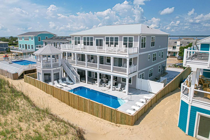 698 M² House ∙ 11 Bedrooms ∙ 30 Guests - Virginia Beach, VA
