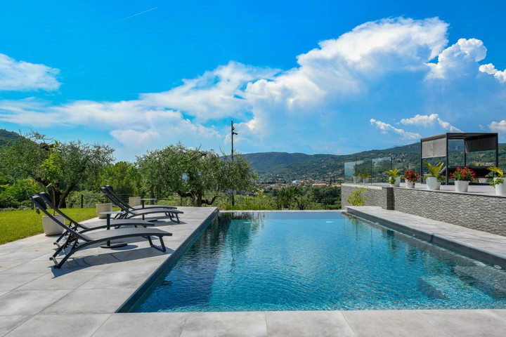 480 M² Ferienhaus ∙ 3 Schlafzimmer ∙ 5 Gäste - Garda