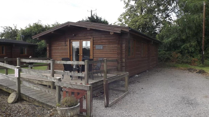 60 M² Cabin ∙ 2 Bedrooms ∙ 5 Guests - Evesham