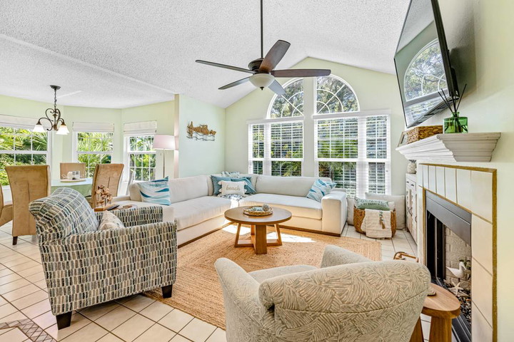 Condo ∙ 3 Bedrooms ∙ 7 Guests - New Smyrna Beach, FL