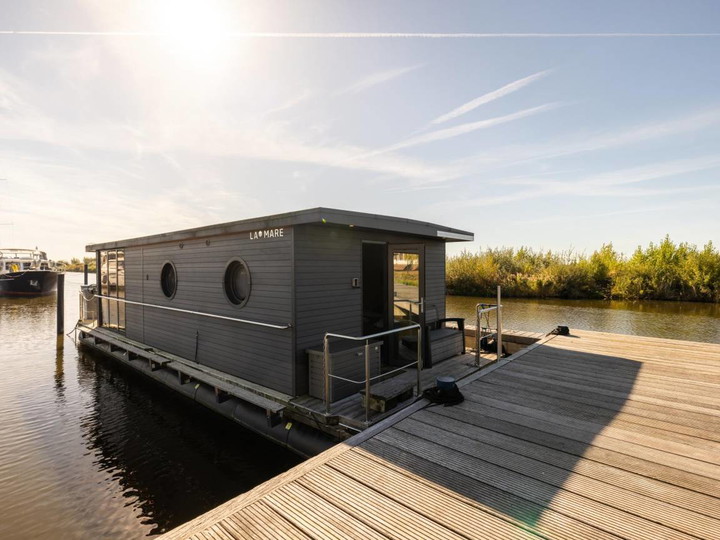 30 M² Huisboot ∙ 2 Slaapkamers ∙ 5 Gasten - Volendam