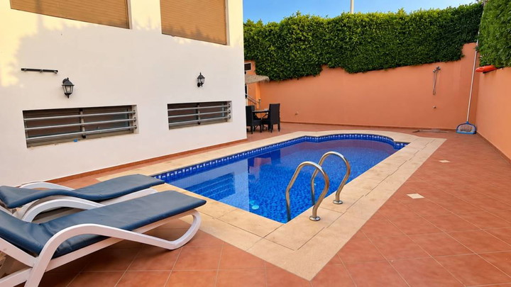 2000 M² Villa ∙ 5 Chambres ∙ 10 Personnes - 