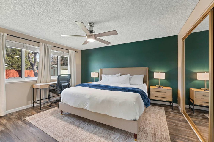 Apartment ∙ 4 Bedrooms ∙ 8 Guests - Reno, NV