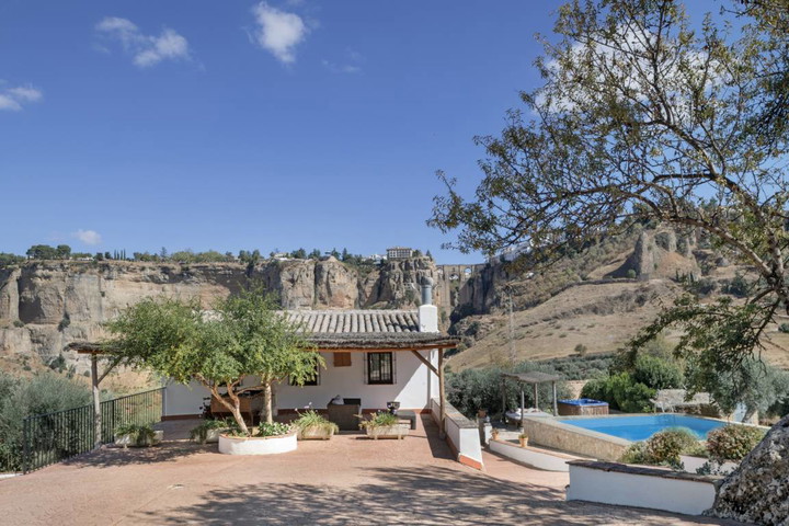 130 M² House ∙ 4 Bedrooms ∙ 8 Guests - Ronda