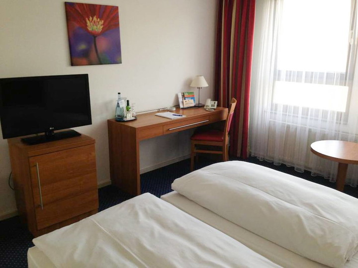 Habitación Privada ∙ 3 Huéspedes - Reutlingen