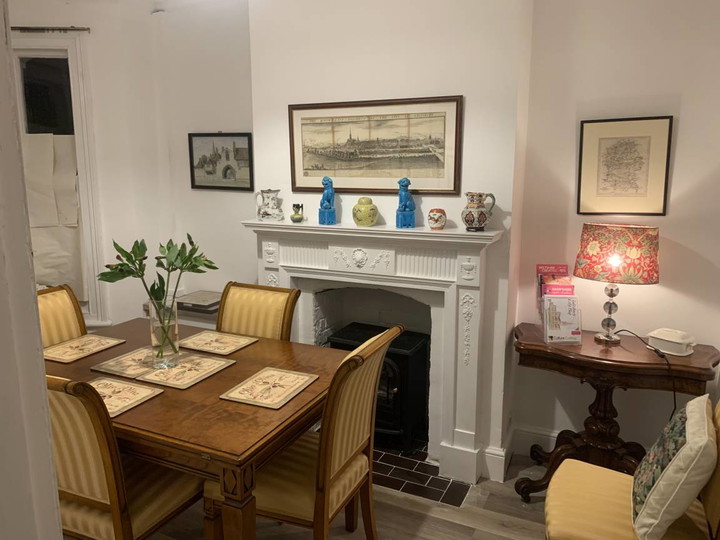 80 M² House ∙ 3 Bedrooms ∙ 3 Guests - Salisbury