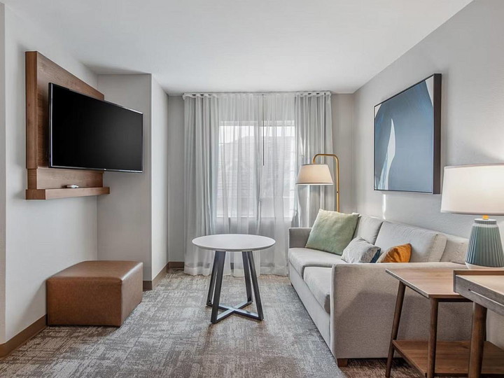 Hotel ∙ 1 Bedroom ∙ 4 Guests - Roseville, CA