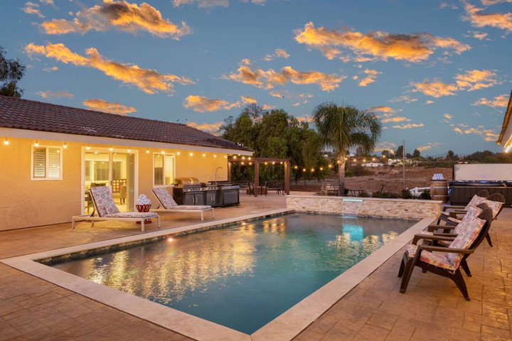 374 M² House ∙ 5 Bedrooms ∙ 10 Guests - Temecula, CA