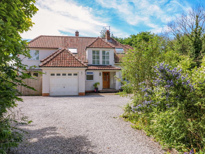 Cottage ∙ 4 Bedrooms ∙ 8 Guests - Darlington