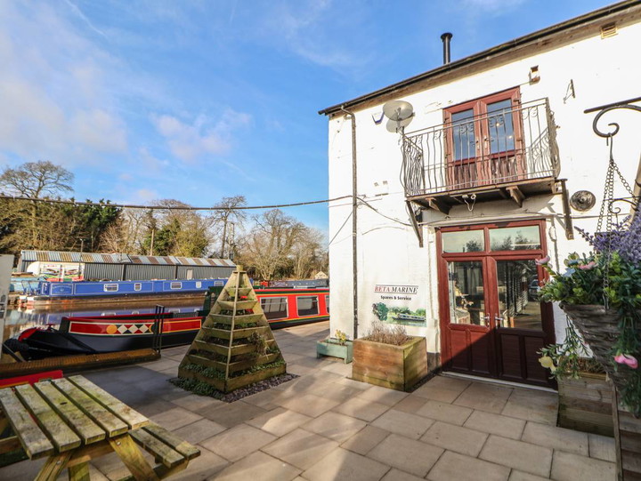 Cottage ∙ 2 Bedrooms ∙ 4 Guests - Nantwich