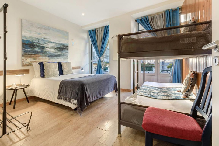 150 M² House ∙ 6 Bedrooms ∙ 16 Guests - Aveiro