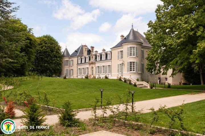 600 M² Gîte ∙ 14 Bedrooms ∙ 34 Guests - Reims