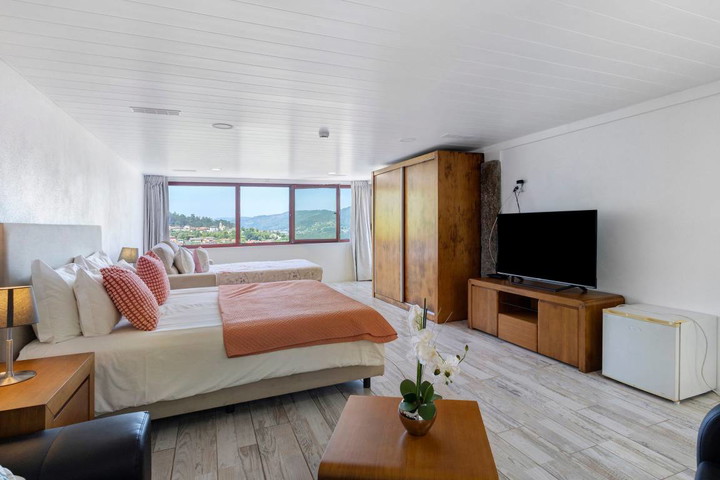 30 M² Chambre Privée ∙ 1 Chambre ∙ 4 Personnes - Terras de Bouro