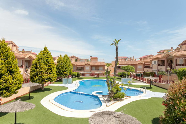 80 M² Ferienhaus ∙ 3 Schlafzimmer ∙ 5 Gäste - Santa Pola