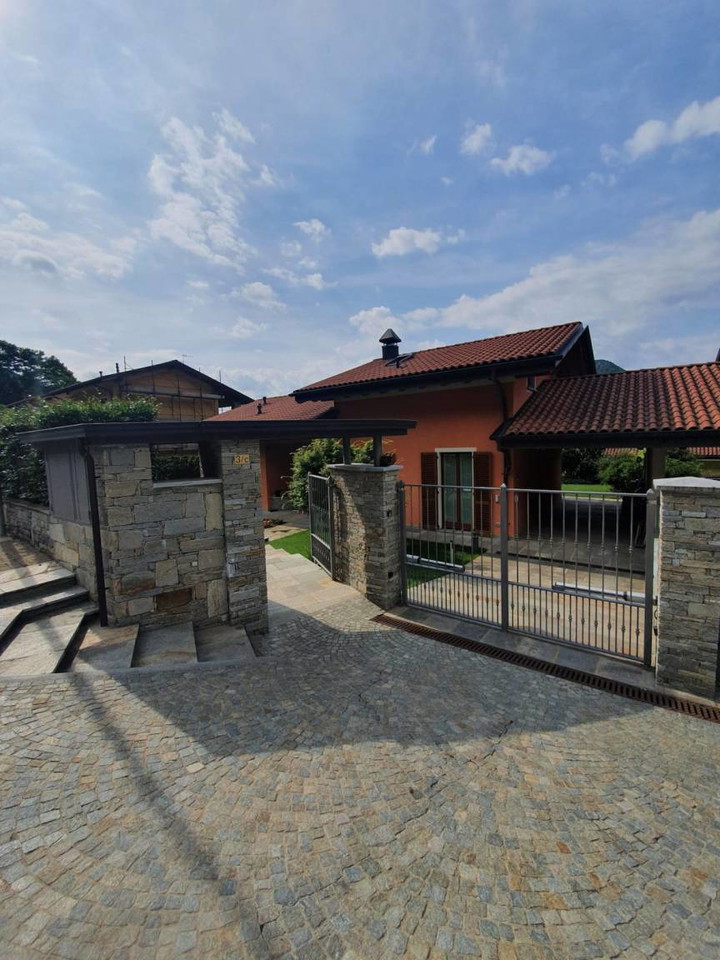 400 M² Maison De Vacances ∙ 4 Chambres ∙ 8 Personnes - Mergozzo