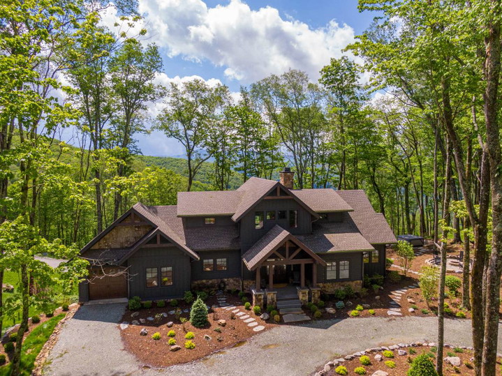 Cabin ∙ 4 Bedrooms ∙ 10 Guests - Beech Mountain, NC