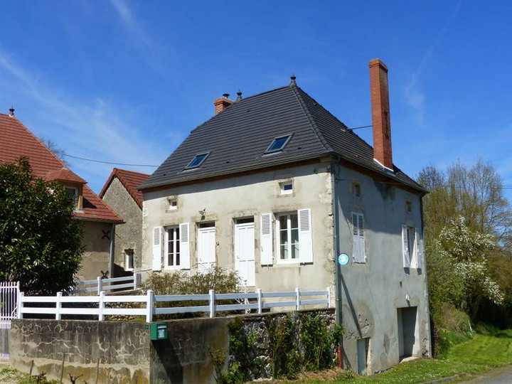 120 M² Gîte ∙ 4 Chambres ∙ 8 Personnes - Allier
