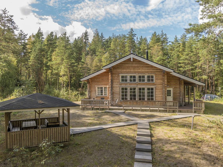 95 M² Talo ∙ 2 Makuuhuonetta ∙ 6 Vierasta - Loppi