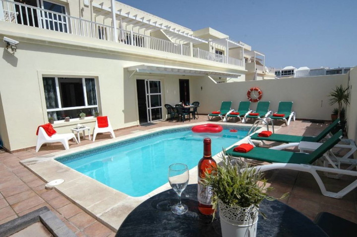 Villa ∙ 4 Bedrooms ∙ 8 Guests - Costa Teguise