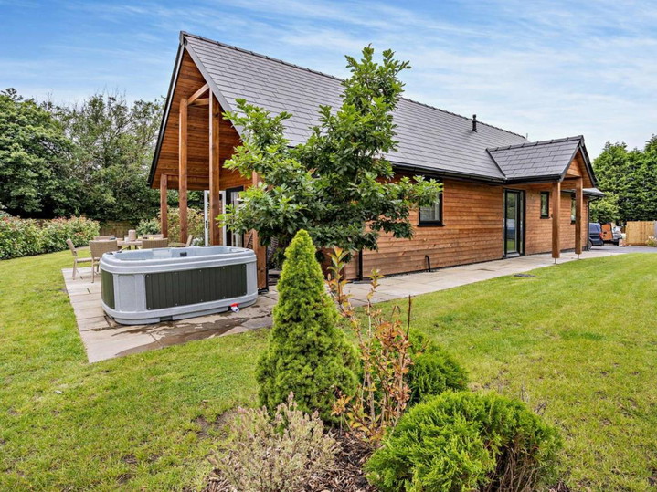 Lodge ∙ 3 Bedrooms ∙ 6 Guests - Swansea