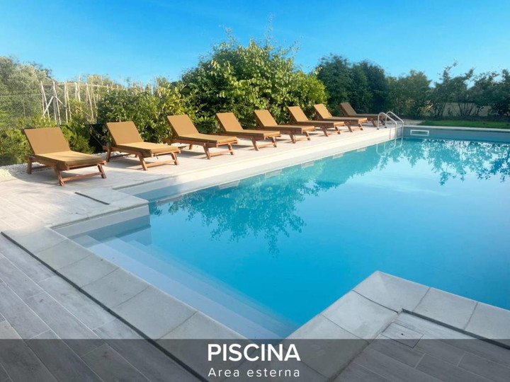 350 M² Villa ∙ 5 Chambres ∙ 18 Personnes - Cattolica