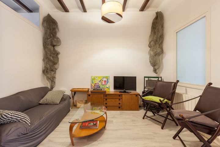 85 M² House ∙ 2 Bedrooms ∙ 4 Guests - Badalona