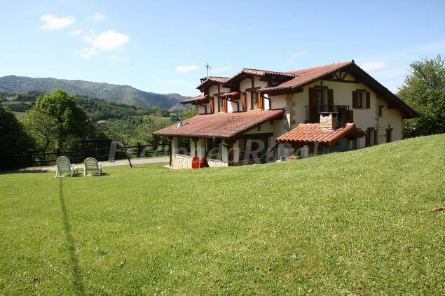 Cottage ∙ 5 Bedrooms ∙ 3 Guests - Navarre