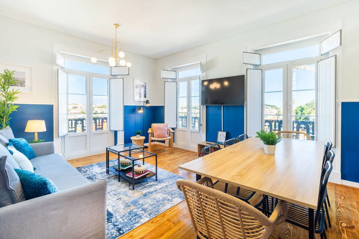 235 M² Ferienwohnung ∙ 8 Schlafzimmer ∙ 25 Gäste - Costa da Caparica