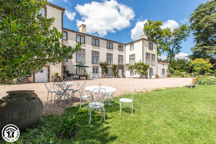 320 M² Gîte ∙ 4 Chambres ∙ 12 Personnes - Clermont-Ferrand
