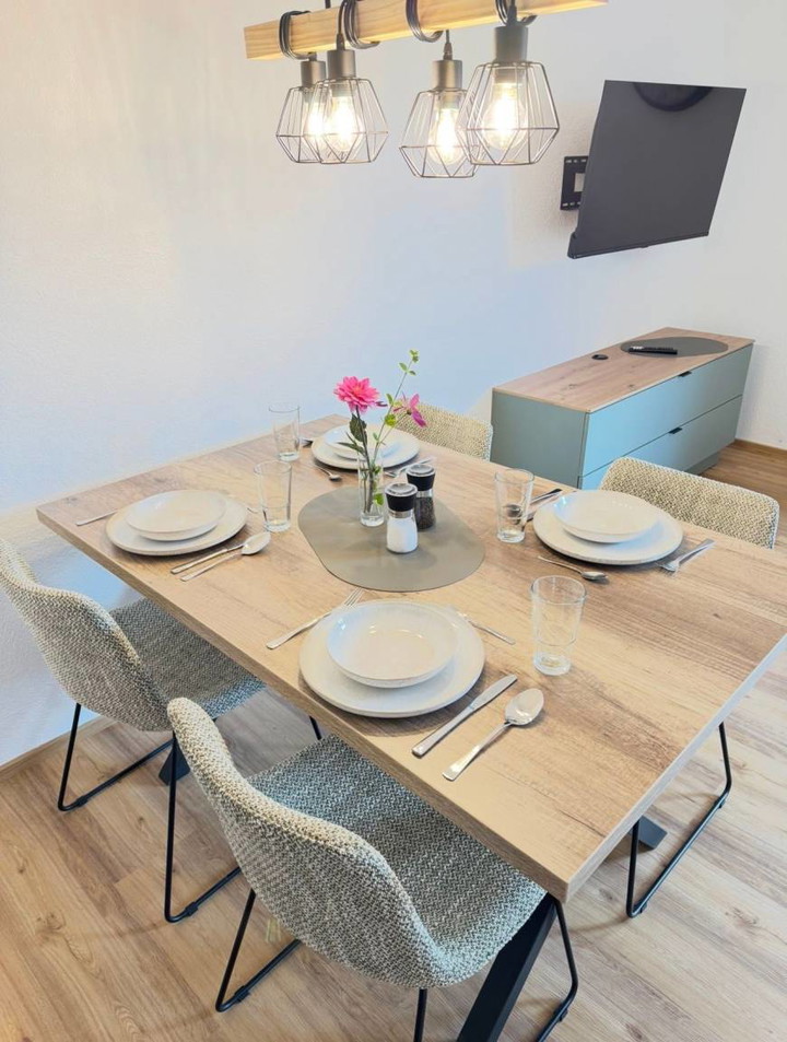 65 M² Ferienwohnung ∙ 2 Schlafzimmer ∙ 5 Gäste - Pfullendorf