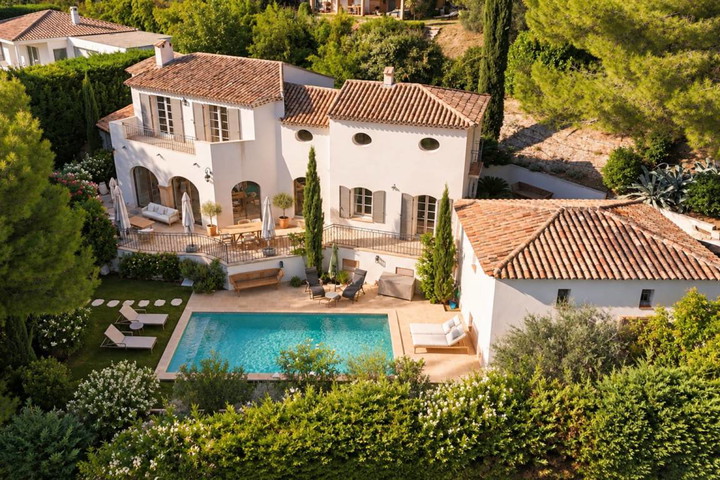 185 M² Villa ∙ 5 Chambres ∙ 9 Personnes - Éguilles