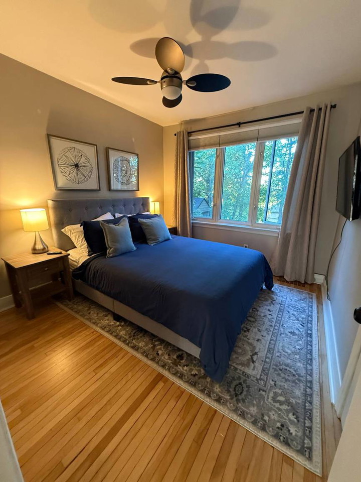 111 M² House ∙ 2 Bedrooms ∙ 1 Guest - Brantford