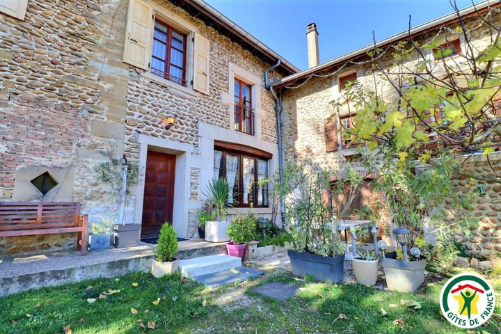 170 M² Gîte ∙ 4 Chambres ∙ 9 Personnes - Beaurepaire