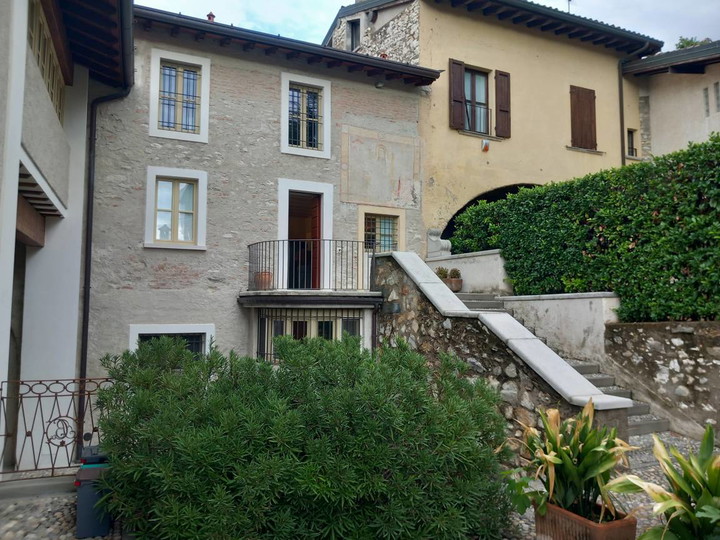 170 M² House ∙ 2 Bedrooms ∙ 4 Guests - Iseo